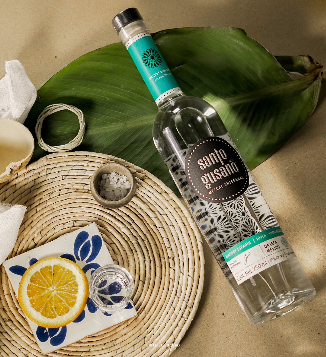 Mezcal Santo Gusano 750ml – Vinexa/LasBarricas